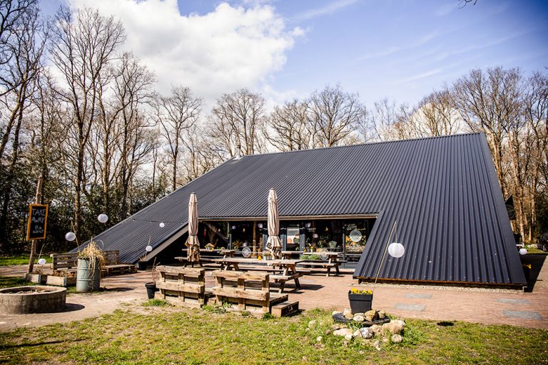Home - Blokhut Sparjebird I Lunchroom in Friesland unieke locatie Hemrik
